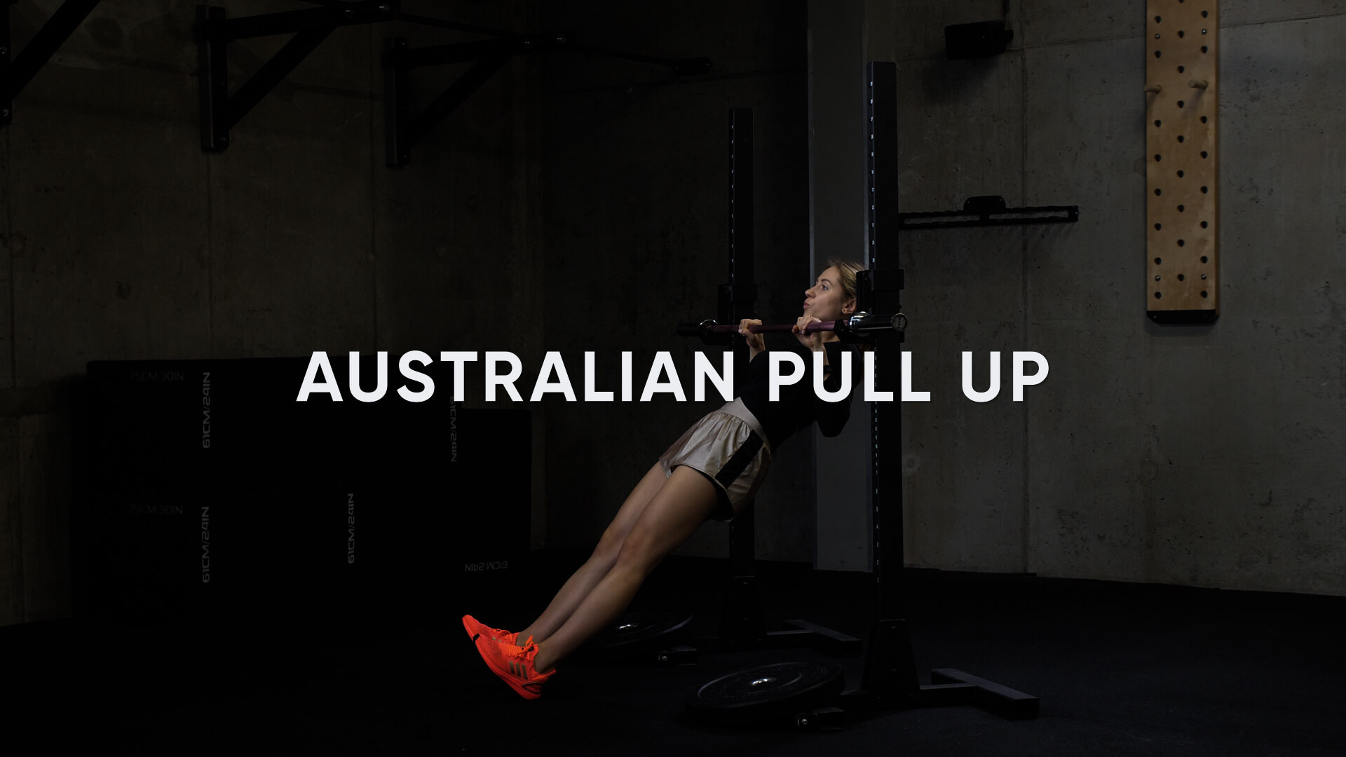 Australian pull up (Podciąganie australijskie) | Atlas ćwiczeń ...
